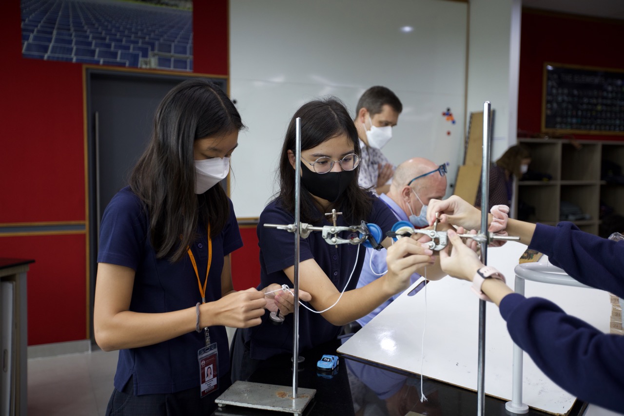 Year 8 Connected Learning with Year 12 - Bangkok Patana School